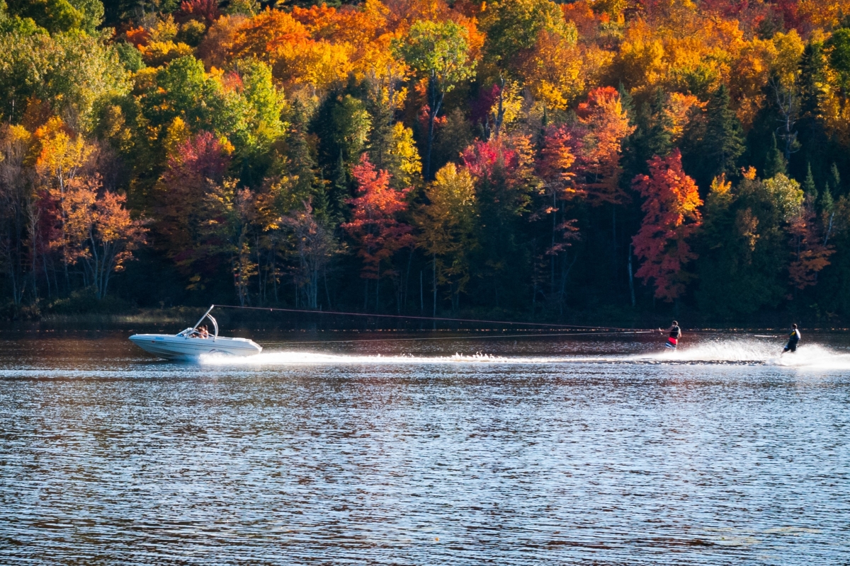 GetMyBoat: Enjoy Autumn Views on the Water in Delaware