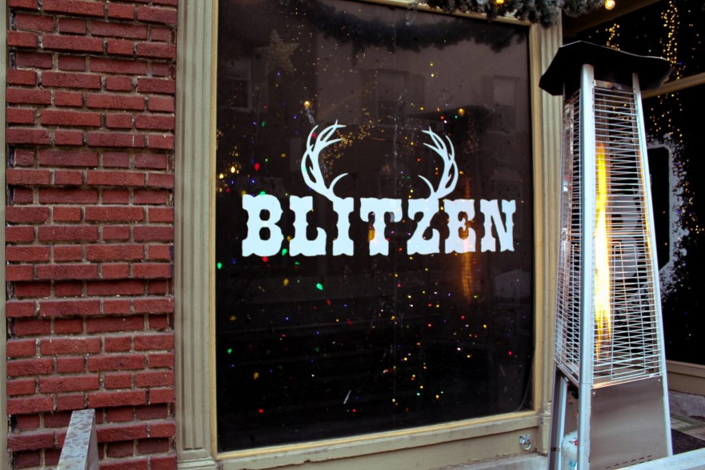 5 Holiday Pop-up Bars Spreading Christmas Cheer in Delaware