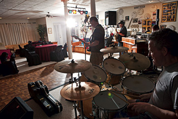 Create a Man Cave in Delaware: Financial Adviser Fred Dawson of Club ...