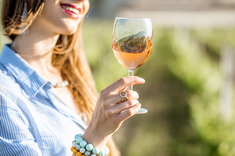 3 Spots That Beachgoers Should Visit for Refreshing Libations